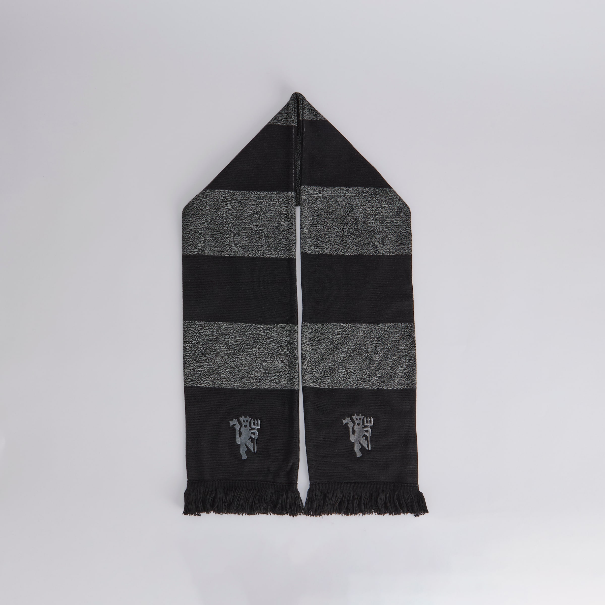 Buy Scarves & Gloves | Manchester United Store