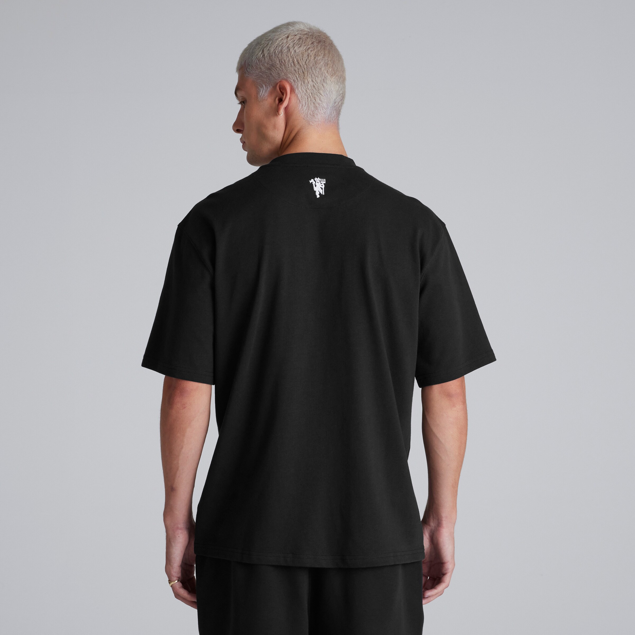 Buy Manchester United Mens MUFC T-Shirt Black | Manchester United Store