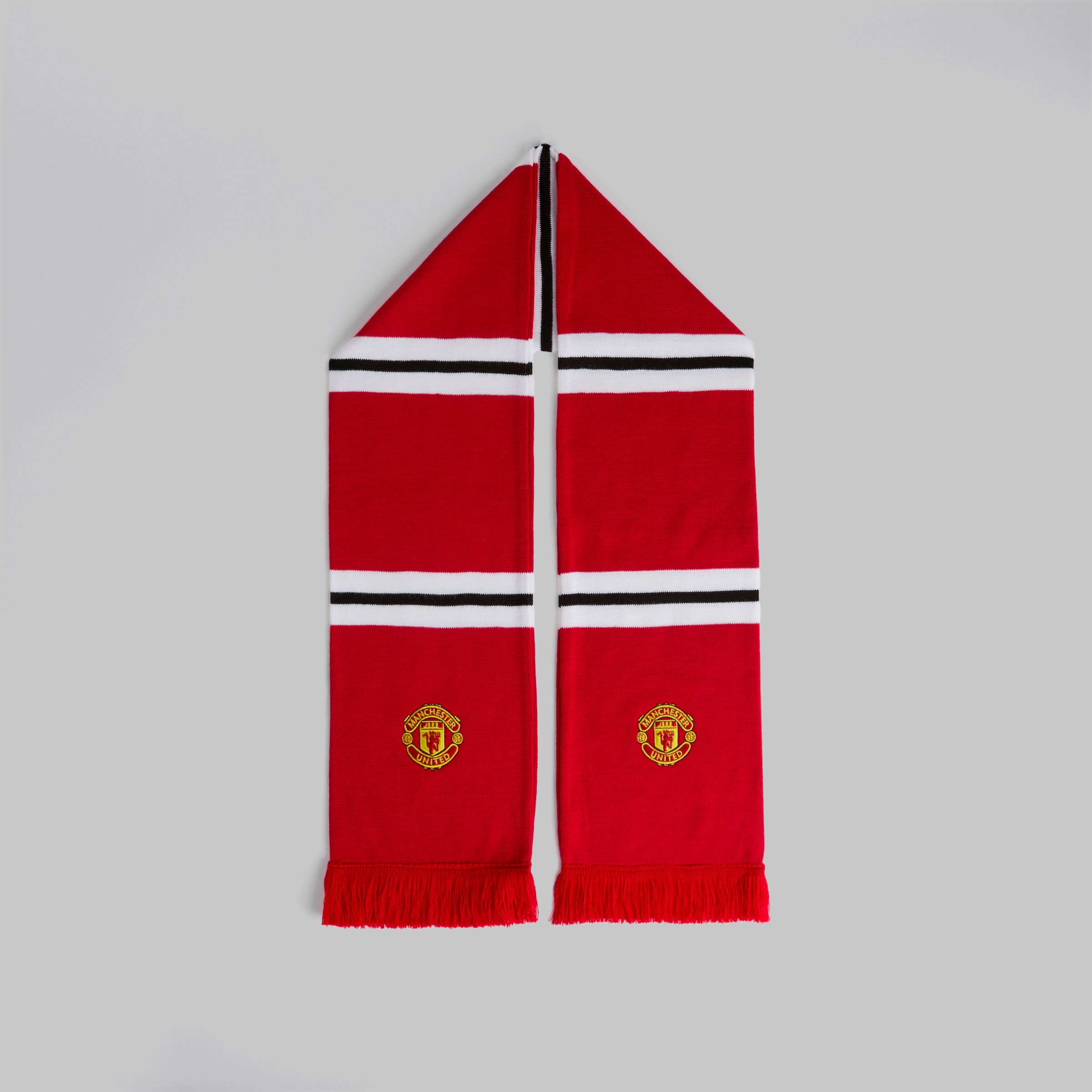 Scarves & Gloves 구매 | Manchester United Store