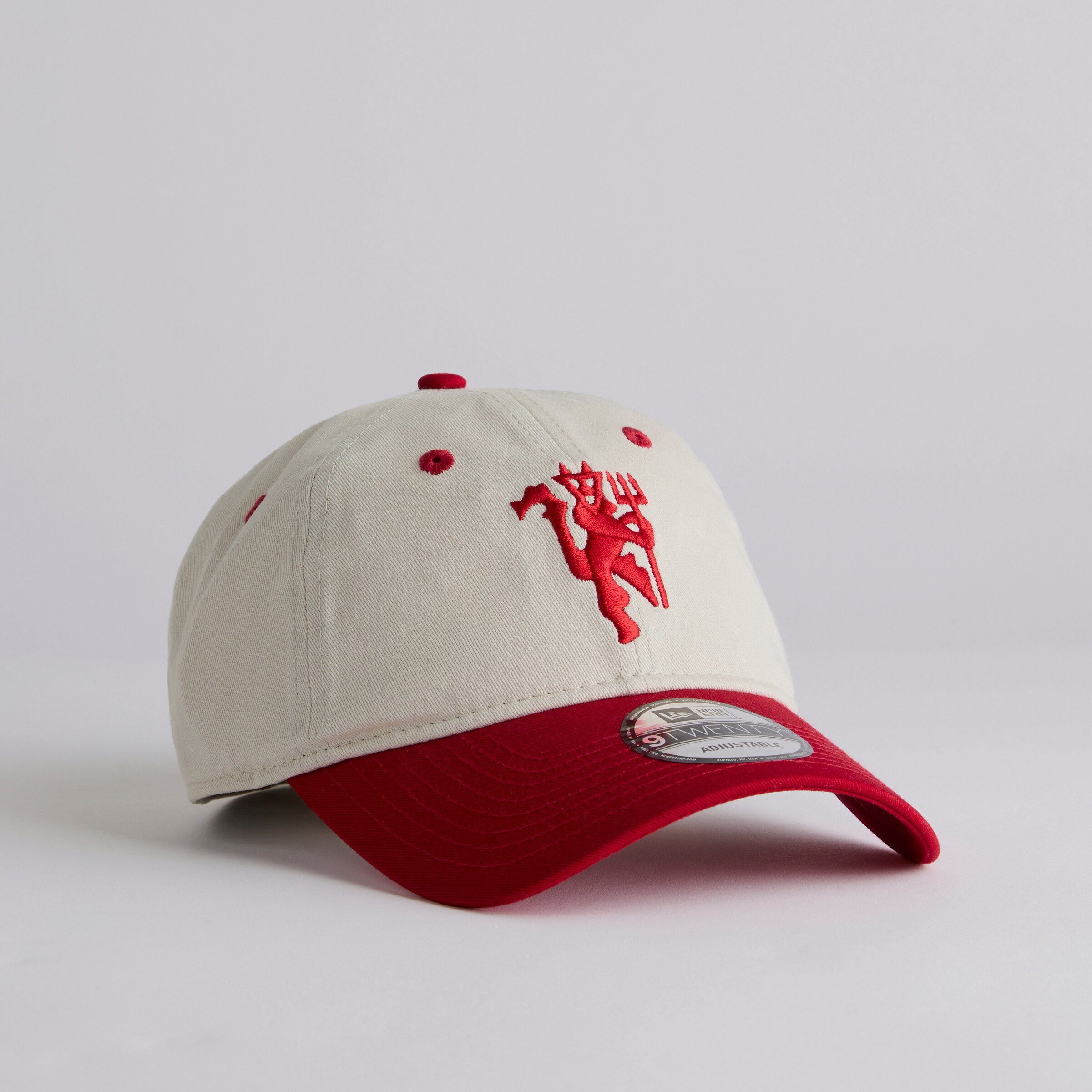 Buy Manchester United x New Era Kids Contrast Visor 9Forty Cap Cream ...
