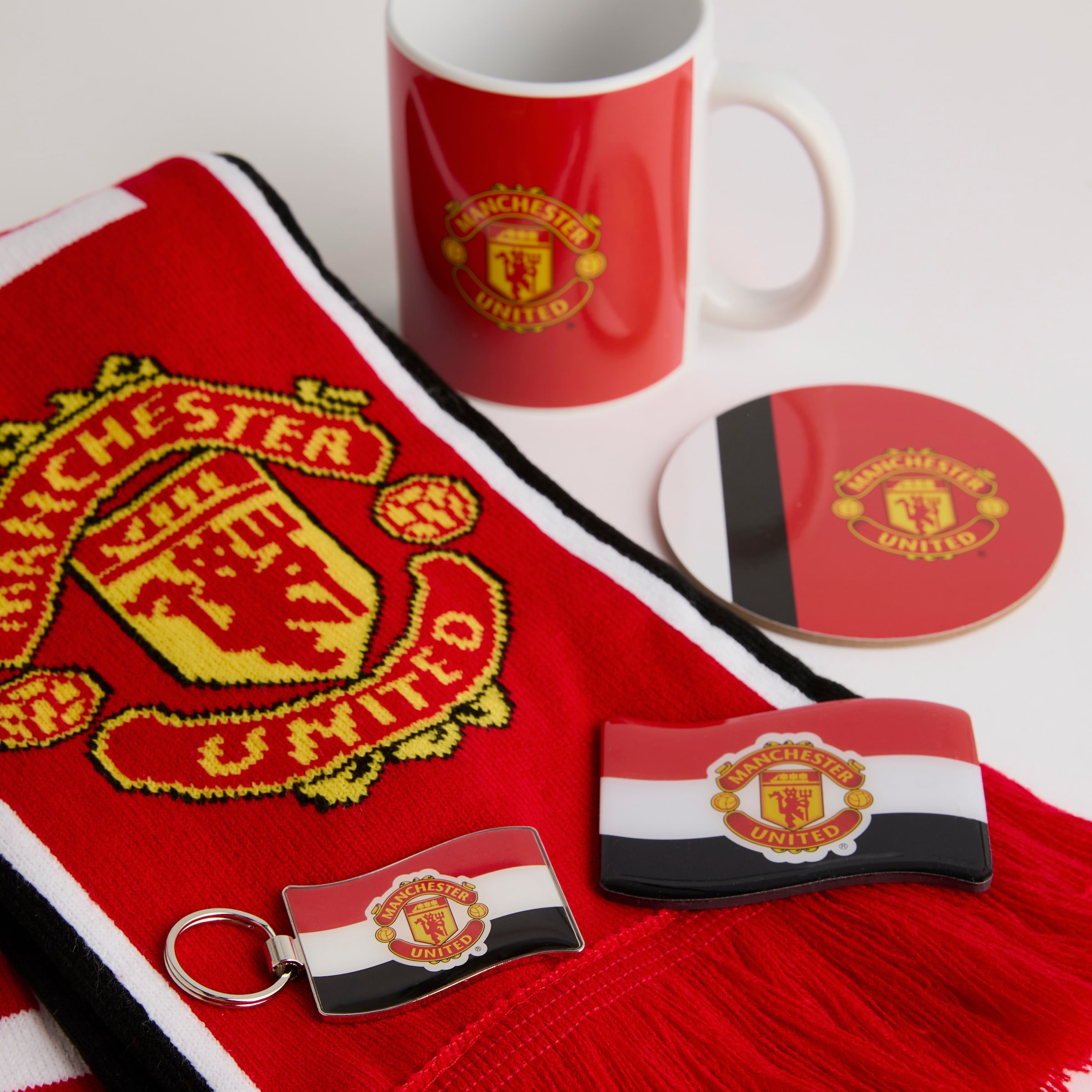 Buy Manchester United Fan Gift Box Red | Manchester United Store