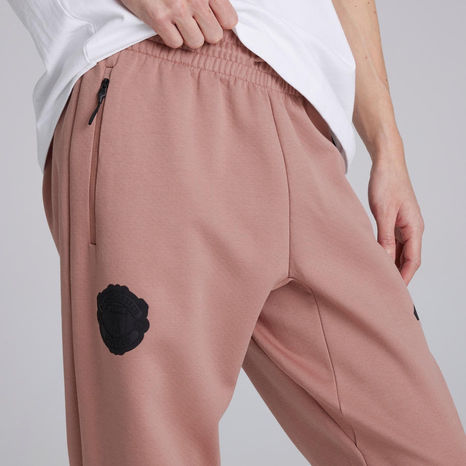 Manchester United X Adidas Zne Tracksuit Bottoms Pink à Shopper