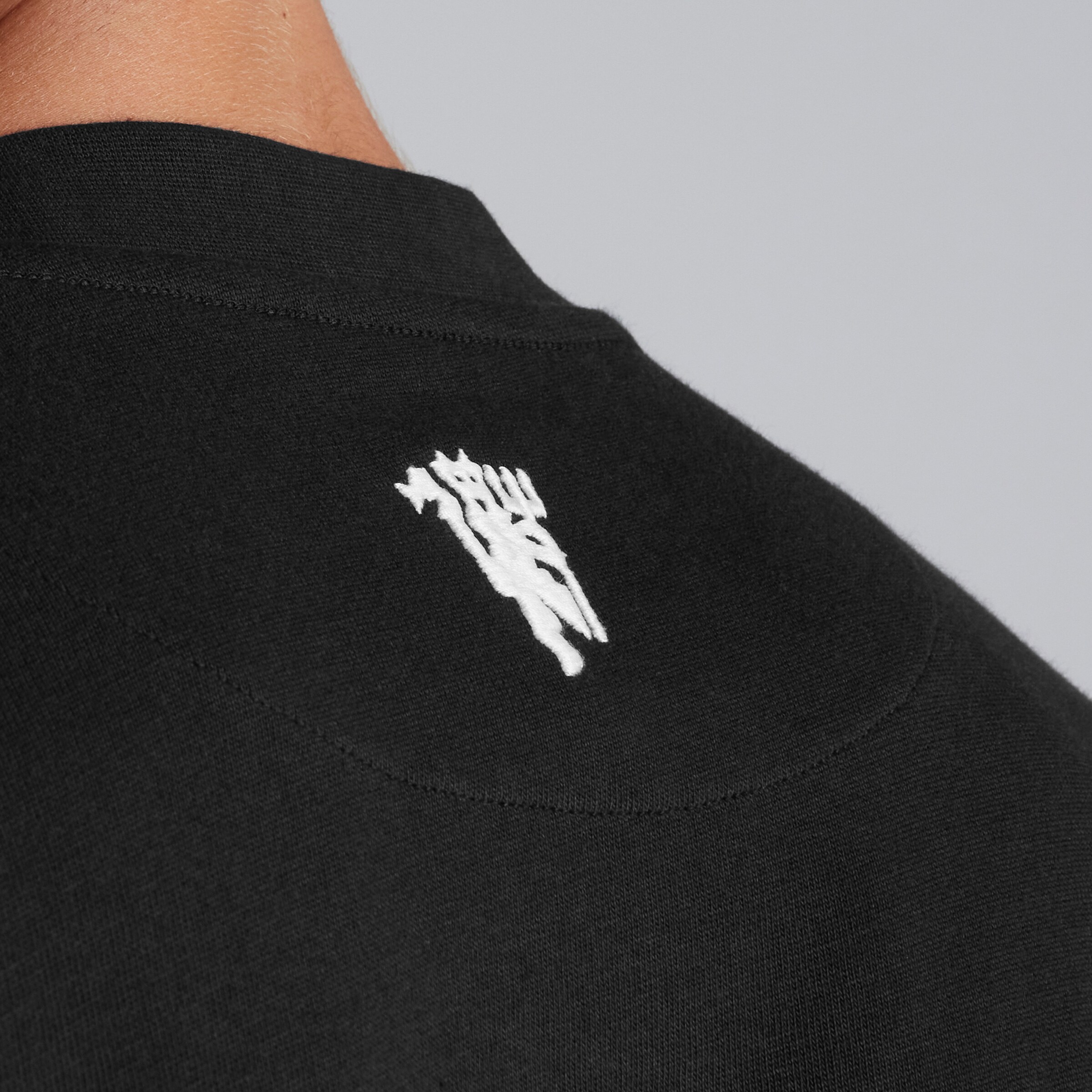 Buy Manchester United Mens MUFC T-Shirt Black | Manchester United Store